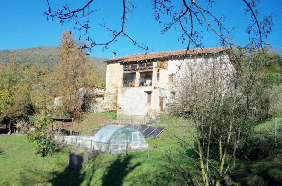 Sant Pere de Torelló (Barcelona): Qué ver y dónde dormir
