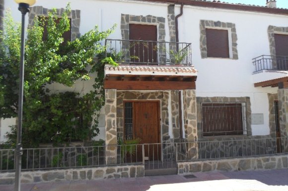 Mogón (Jaén): Qué ver y dónde dormir