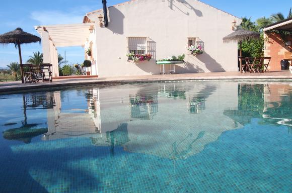 Nueva Aljaima (Málaga): Qué ver y dónde dormir