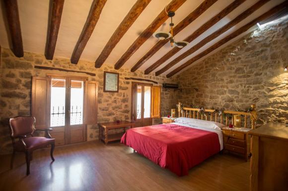 Caseres (Tarragona): Qué ver y dónde dormir